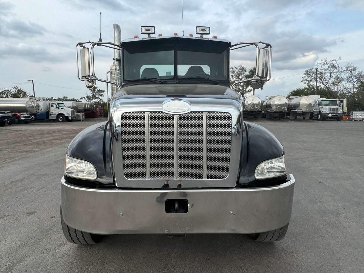 2005 Peterbilt 355 Cab & Chassis, a restored classic ...