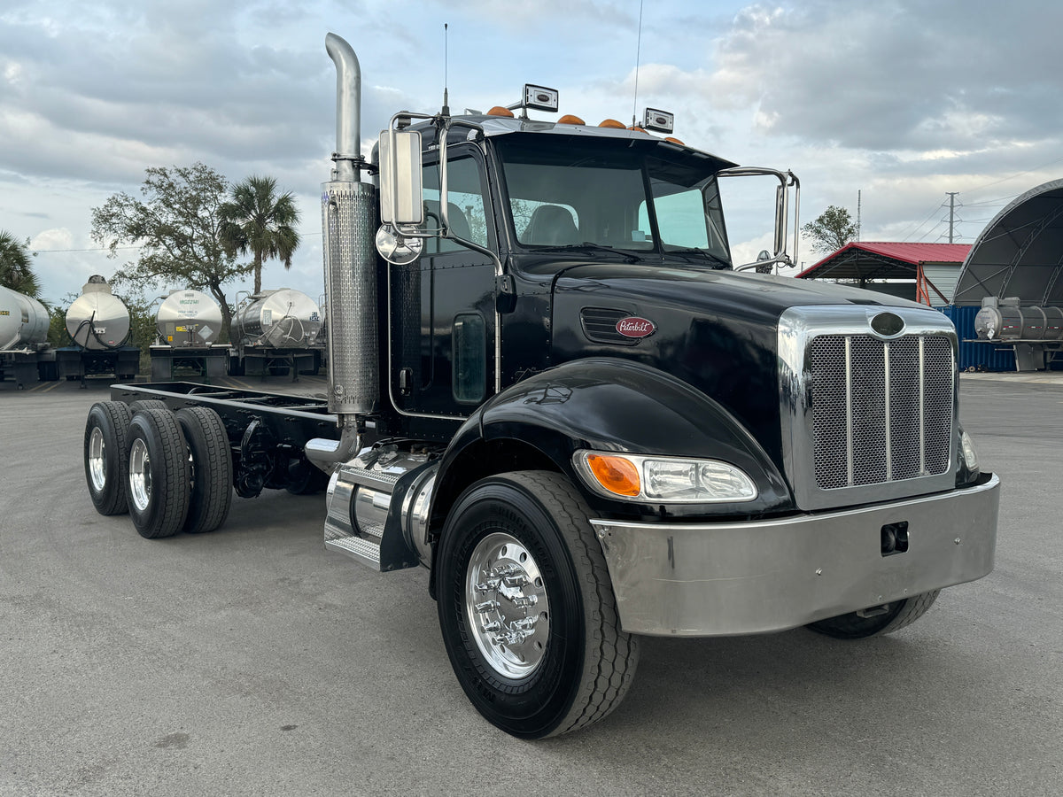 2005 Peterbilt 355 Cab & Chassis, a restored classic ...