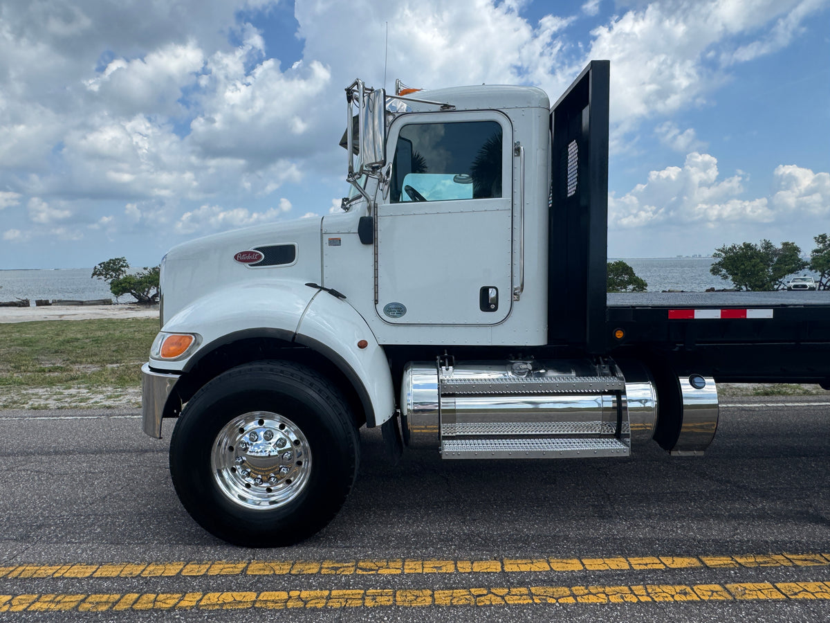 2018 Peterbilt 348 Flatbed Semi Truck HEAVY SPECS – americanfleetexchange