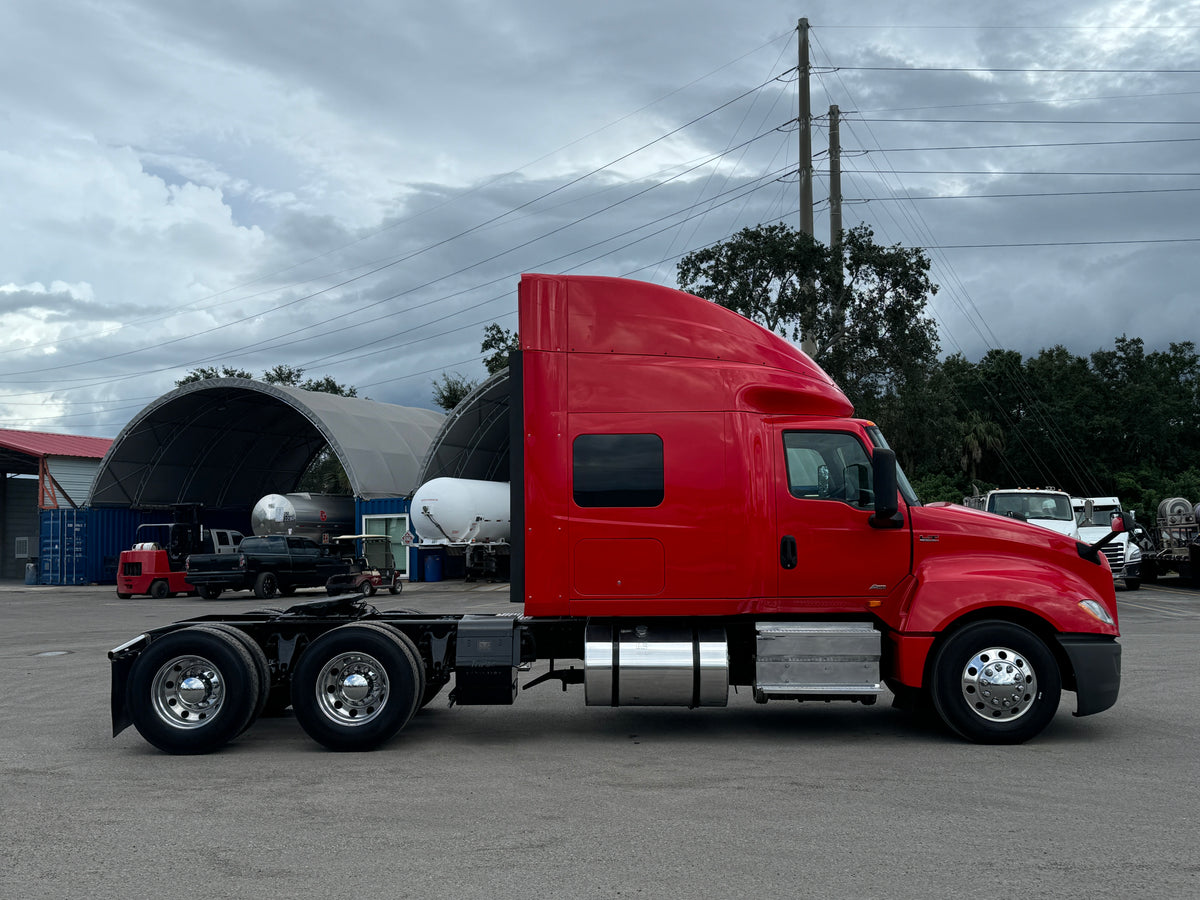 2018 Internatioal LT625 Double Bunk Automatic Sleeper ...