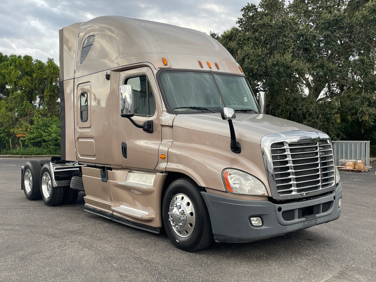 2013 FRHT CASCADIA, 13 Spd, ZERO miles on rebuilt engine with Warranty ...