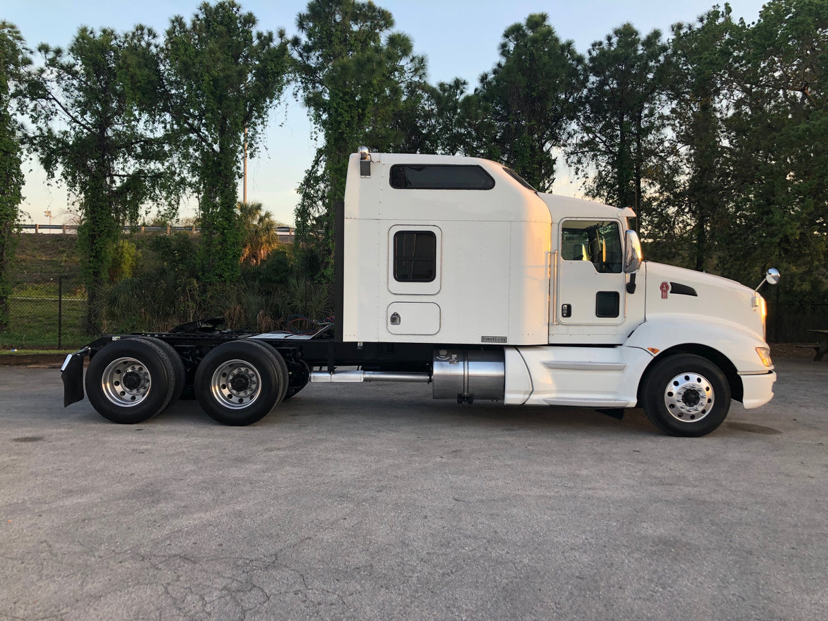 2009 Kenworth T660 816k miles, 13 Speed, Cummins, STUDIO SLEEPER ...